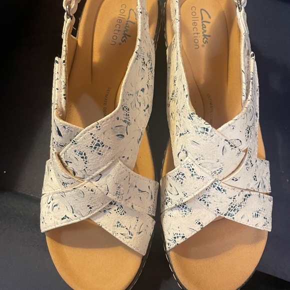 Clarks | Shoes | Nib Clarks Merliah Echo Blue Floral Sandals Size M ...